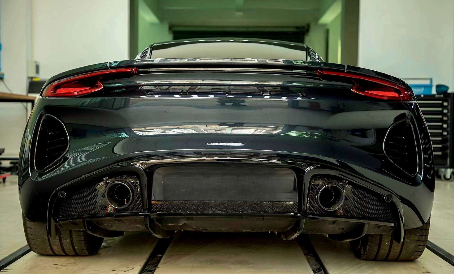 Carbon Side Outlets rear für Emira | 6113-005